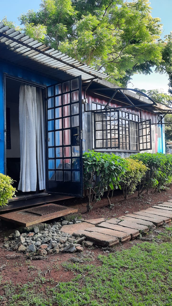 Modern, Charming & Fun Living With Wifi + Netflix - Nairobi