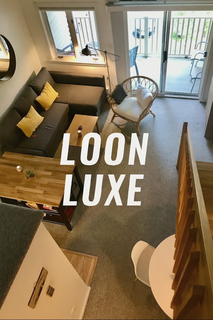 Loon Luxe Studio | Mountain Views | Walk To Town - 룬 산