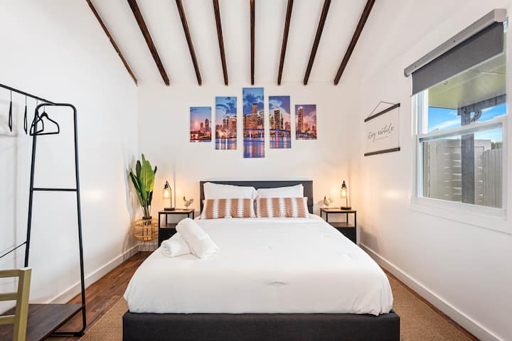 Modern Guesthouse Studio Near Miami Freedom Park - South Miami, FL