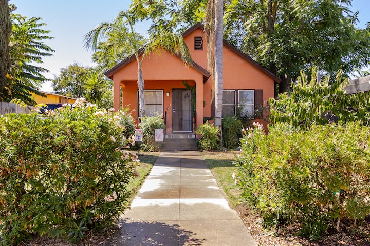 2 Bedroom Home In Central Fresno Ca - Fresno, CA