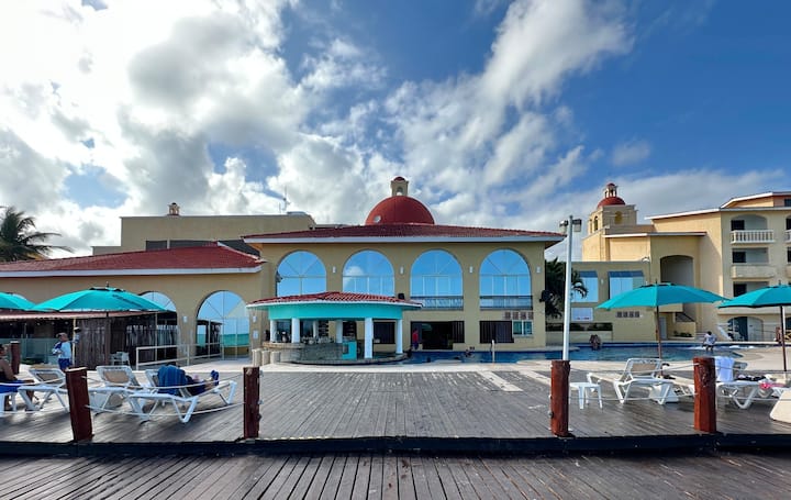 Your Patio To The Beach - Cancún