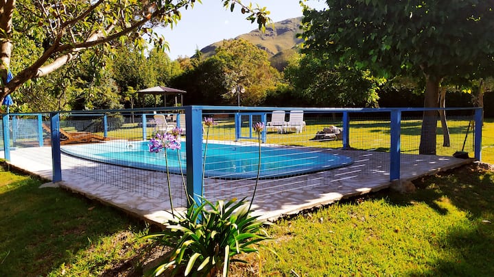 Dúplex Con Encantador Jardín En Zona Privilegiada - La Falda