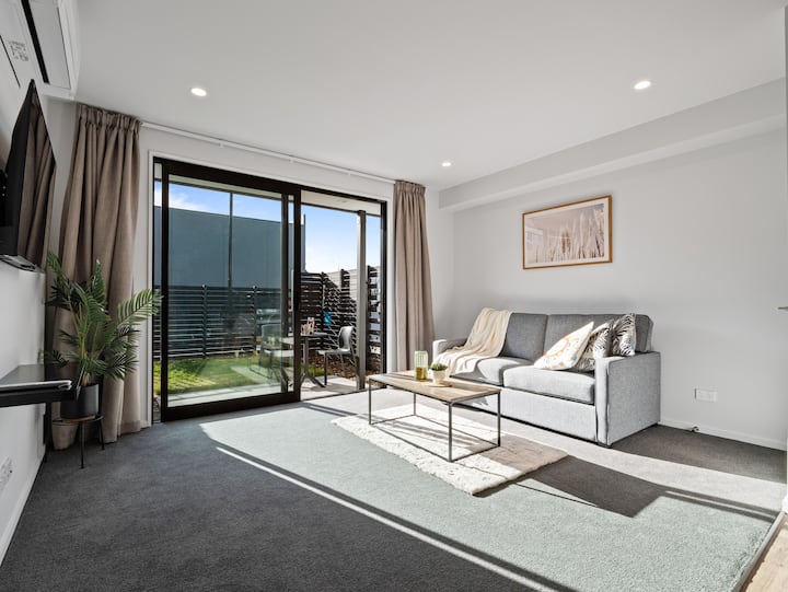 Central City 2 Bed Townhouse With Free Parking - Christchurch