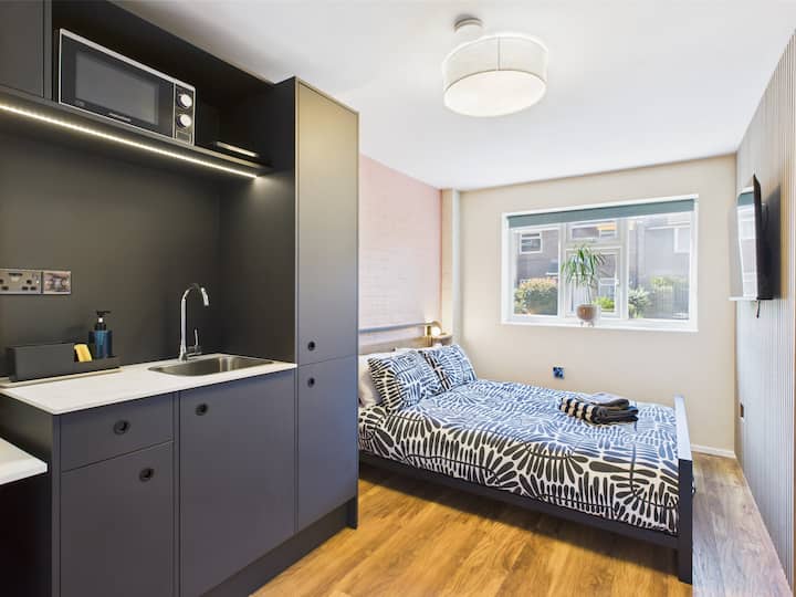 Entire Self-contained Studio | Free Parking - Nottingham
