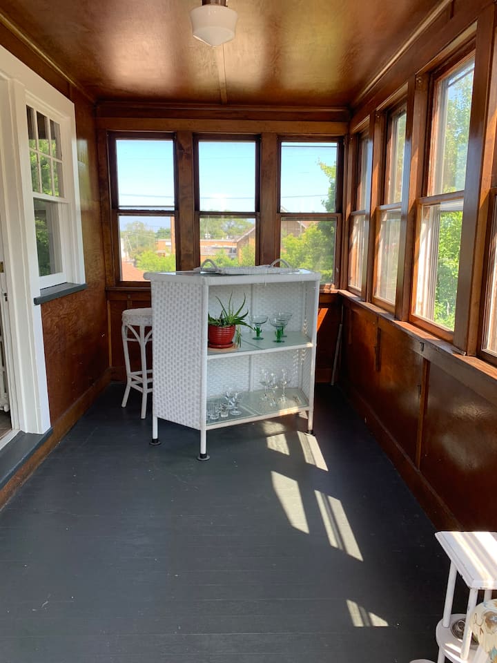 Little Eagle's Nest - Charming & Cozy Apartment - Marquette, MI