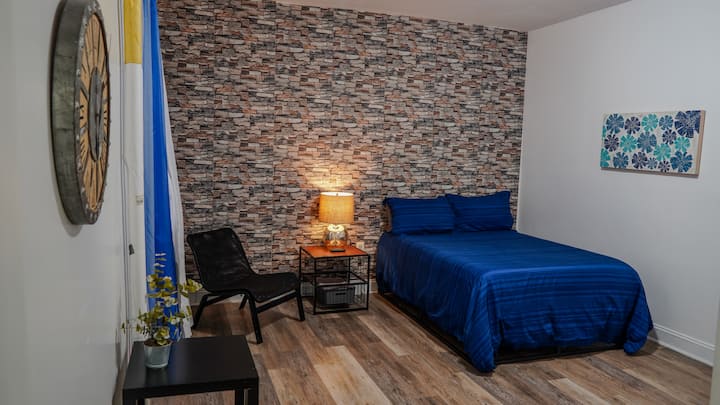 Roomy Studio Getaway • 14‑min Port Authority Bus - Hoboken, NJ