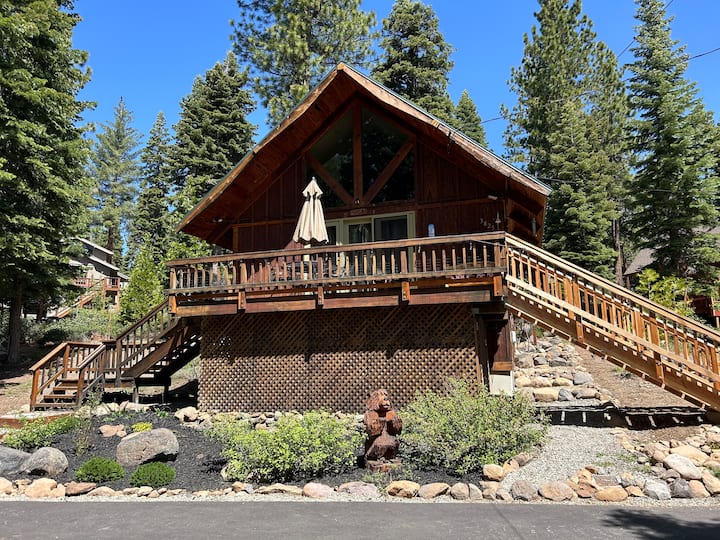 Classic, Cozy, Charming Carnelian Bay Retreat - Tahoe City, CA