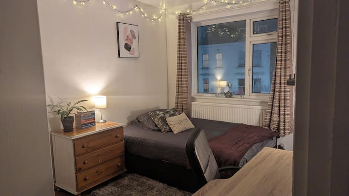 Bright Room In Vibrant East London! - City of London