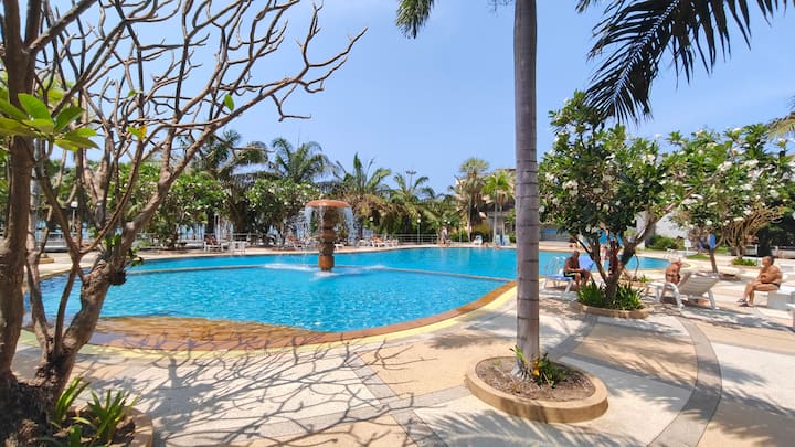 Beachfront Condominium
View Talay 7 - Pattaya City