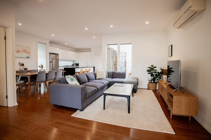 7 Bed 3.5 Bath Spacious Qld'r, The Bowen Retreat - Brisbane