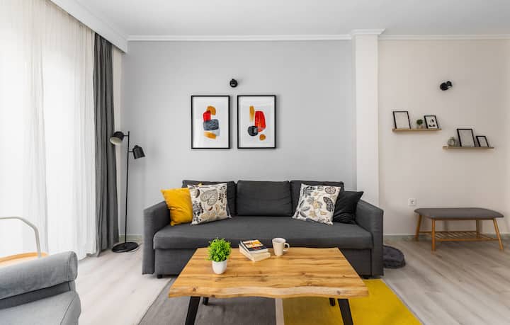 Beautiful Apartment Near Metro Station - Selanik