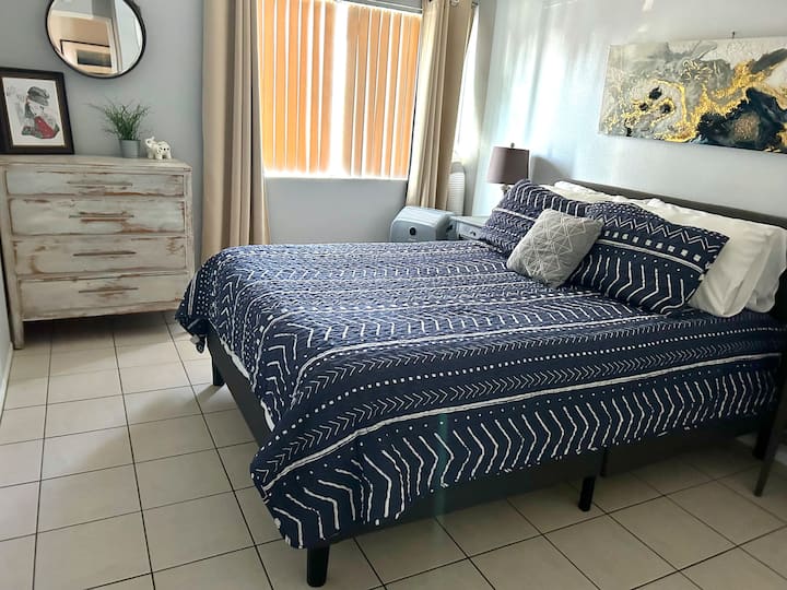 Cozy Condo, Long Term Stay For Fifa Welcome! - Long Beach, CA