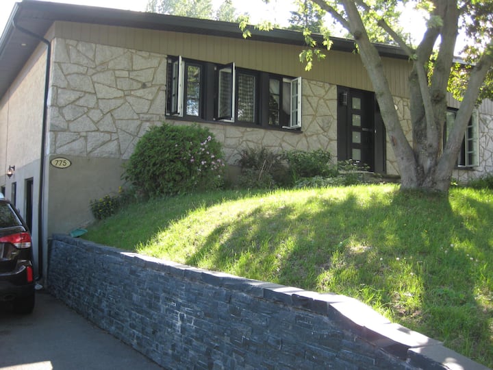 Logement/3 Chambres/3 Lits King, Entrée Privée - Levis