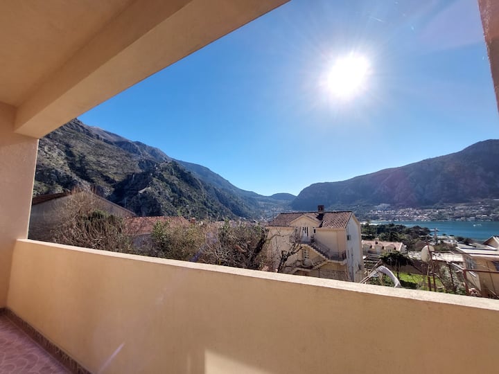 "Bright"- Sunny Apartment Near Kotor Old Town - Kotor