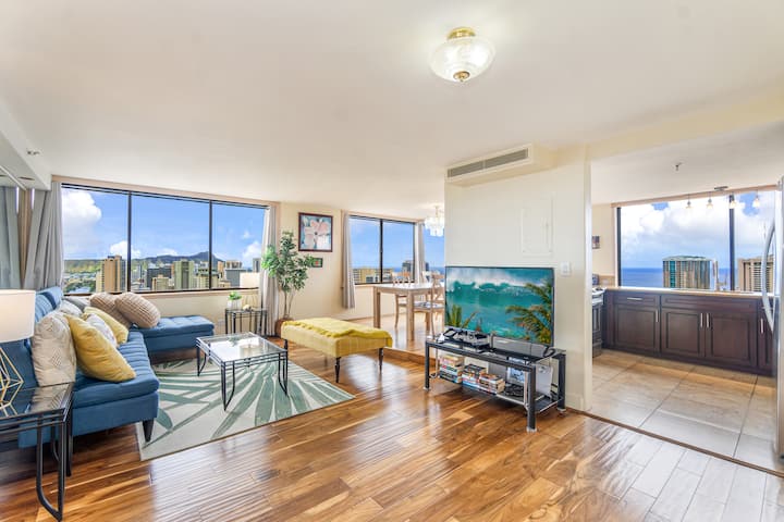 Ocean View 42 Floor Penthouse 2 Bed/2 Bath - O‘ahu, HI