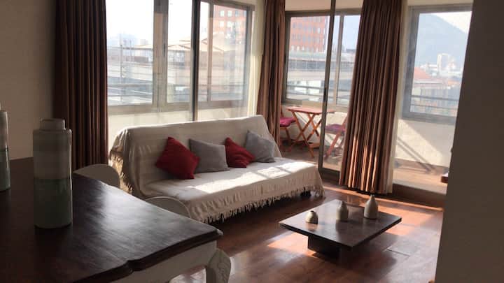 Apartamento Grande, Seguro, Excelente Ubicación. - Independencia