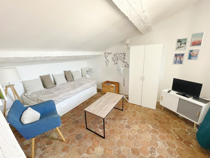 Intramuros Studio De Charme Rénové /Wifi - Avignon