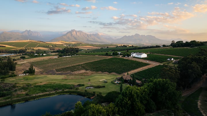 Log Cabin Getaway, Stellenbosch, 6 Rooms - Cape Town