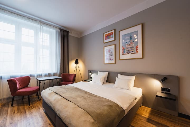 Single Room | Old Market, Parking & Smart Tv - Poznań