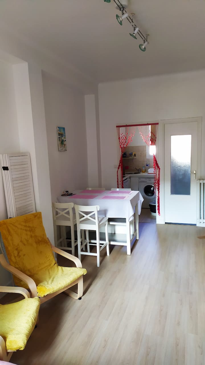 Charmant 2 Pièces à 100 M De La Promenade Et Mer - Nice