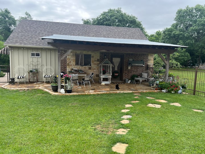 The Country Cottage-farm Pets,pool,peaceful Escape - Weatherford, TX