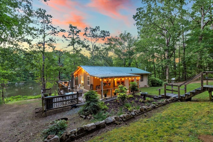 Rustic Fishing Cabin On Lake Retreat - Green Pond, AL