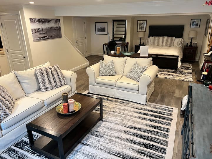 Beautiful Private Apartment Suite In Danbury Ct!! - Danbury, CT
