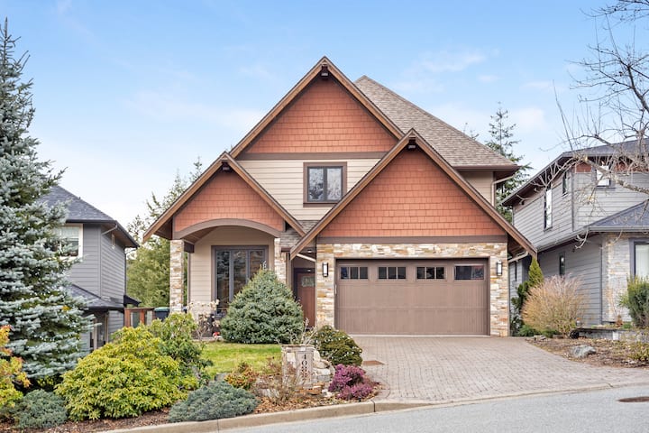Serenity Suite - Shared - Squamish