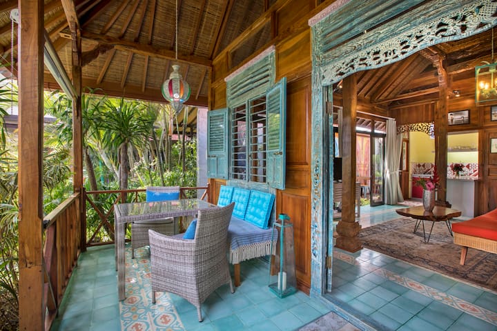 Sleep Under A Dreamy Canopy At A Traditional Teak Joglo - Sanur