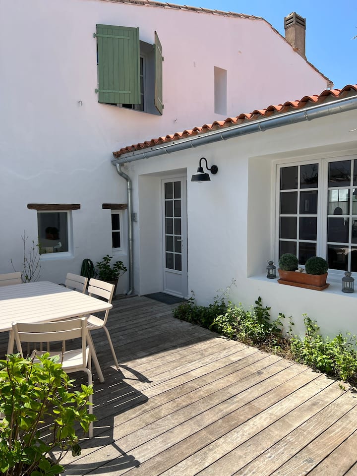 Maison En Plein Cœur Du Village De La Couarde - La Couarde-sur-Mer