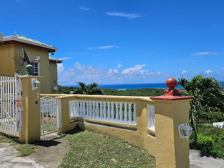 South Shore Retreat-sleep 10 People ; 5-beds - Saint Croix