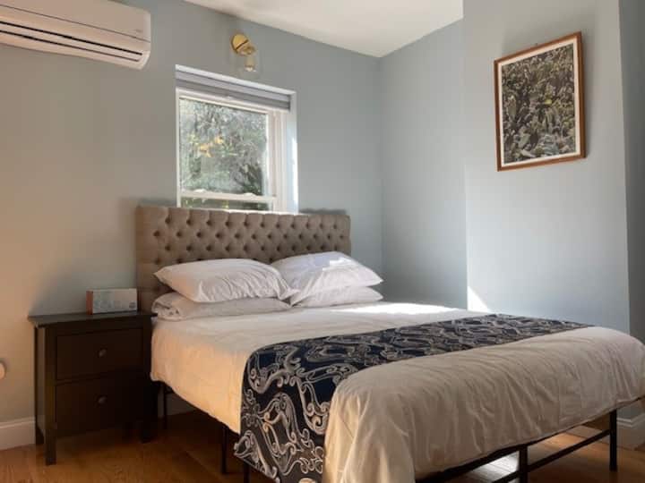 Sunny University City Studio Apartment - Philadelphia, PA