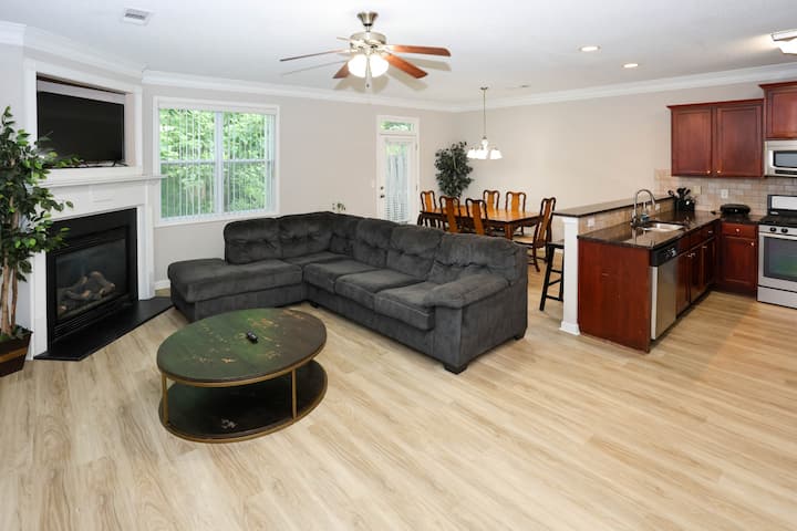 Newly Renovated Home~ Six Flags, Vinings, Downtown - Six Flags Over Georgia, Austell