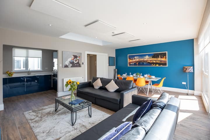 Temple Bar 2 Bedroom Deluxe Apartment - Sleeps 7 - 더블린