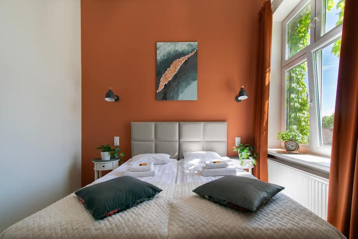 High Ceiling With Antique Frescoes 4 Bedroom - Kraków