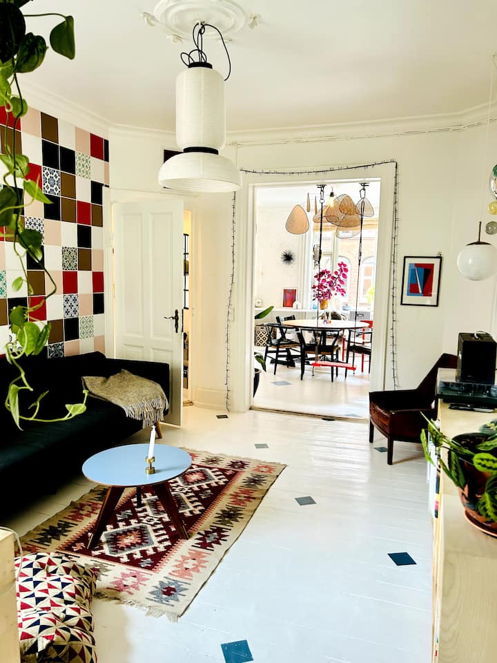 Unique And Spacious Apartment In Hip Nørrebro - Kopenhag