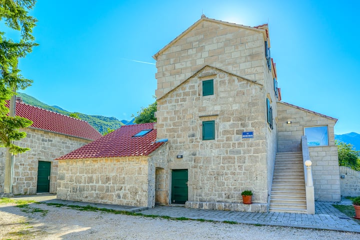 Escape Peaceful Hideaway With Pool&stunning Views - Tučepi
