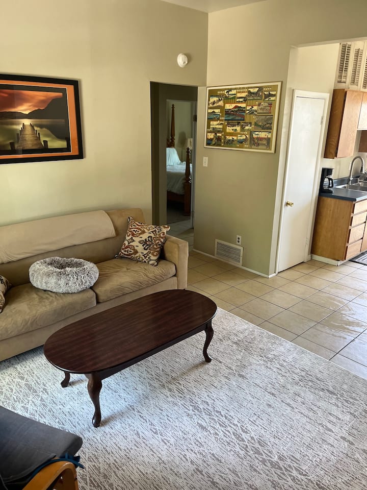 2 Bedroom Bohemian Townhome Near Downtown - Salt Lake City, UT