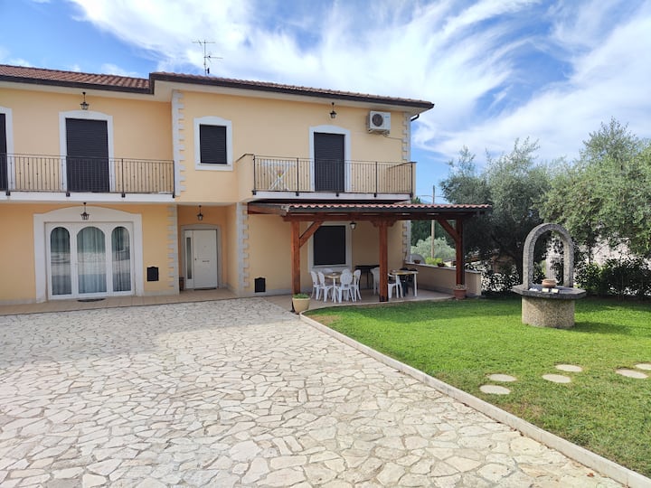 House With Garden Near San Donato Val Di Comino - Pescasseroli
