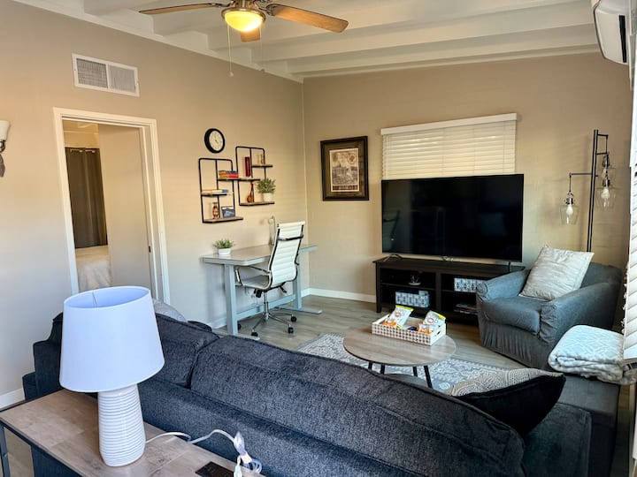 A2 Greg’s Arizona Getaway Private Apartment 2 - Phoenix, AZ