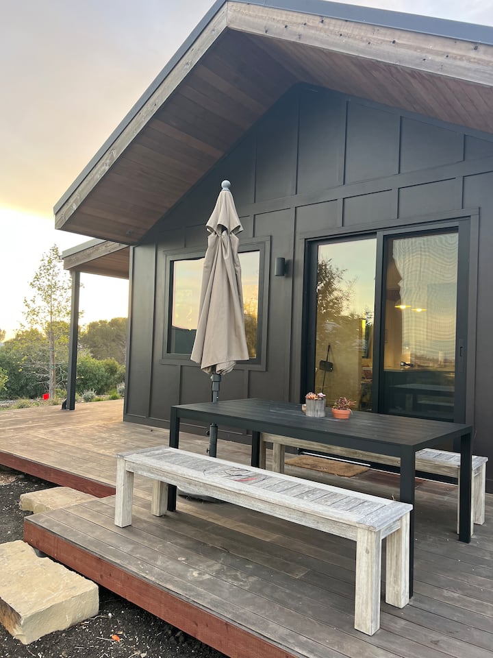 Luxury Malibu Farmhouse Over Zuma Beach - Malibu, CA