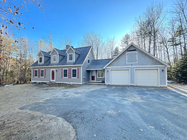 Beautiful Bethel Home, Sunday River, Sleeps 12 - Bethel, ME