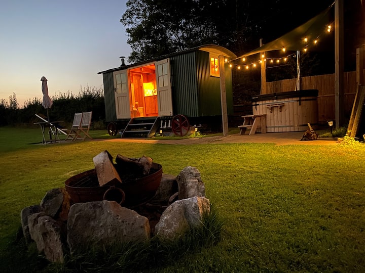 Meadow Hut - Privacy, Views And Wellbeing - Cotswolds