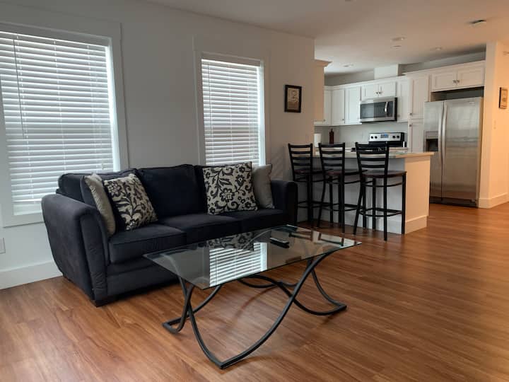 Modern & Bright In Prime Location - Bloomington, IN