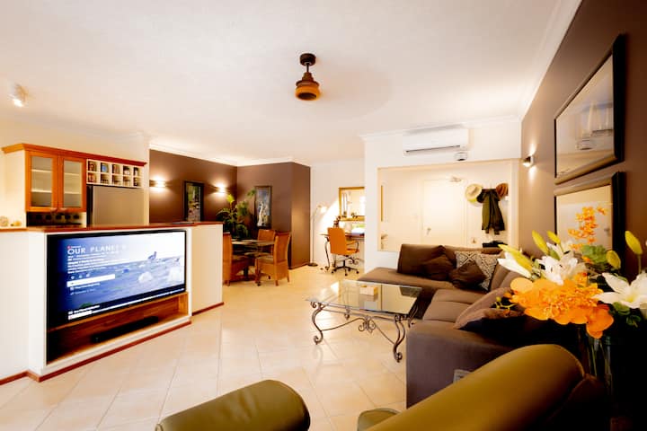 Large 2bdrm Mediterranean-style Resort Apartment - Queensland