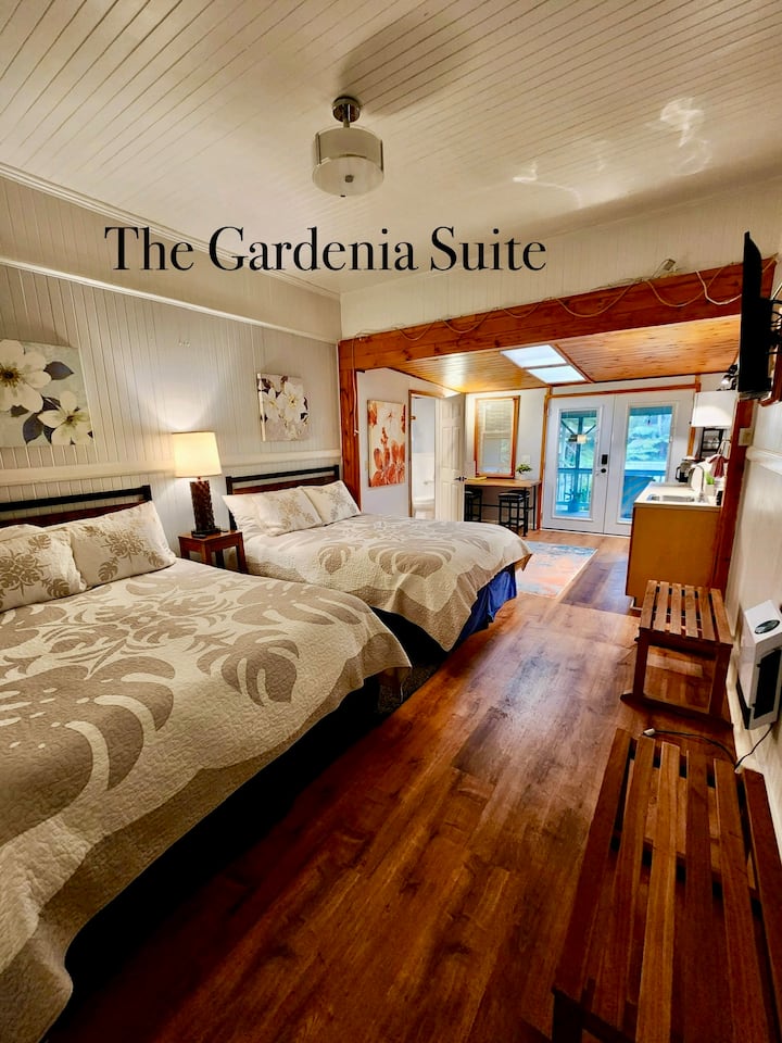 Private Suite - 2 Queen W/kitchenette - Volcano, HI