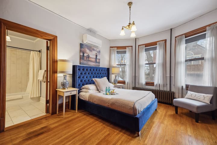 Historic Inn- "Room With Private Bath" Grant - Saint Paul, MN