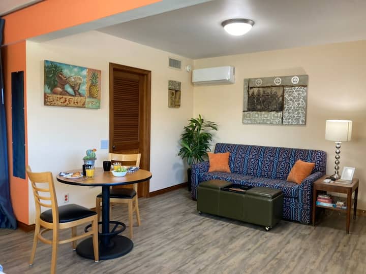 Private Hillside Studio With A View - Los Angeles, CA