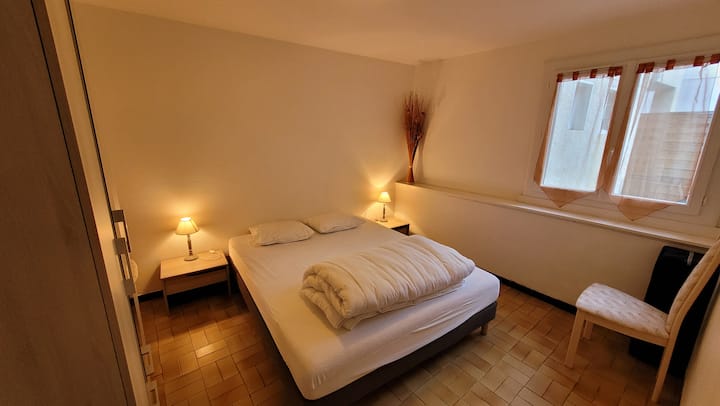T2 42 M² Rez De Chaussée Avec Cour - Wifi - - Les
