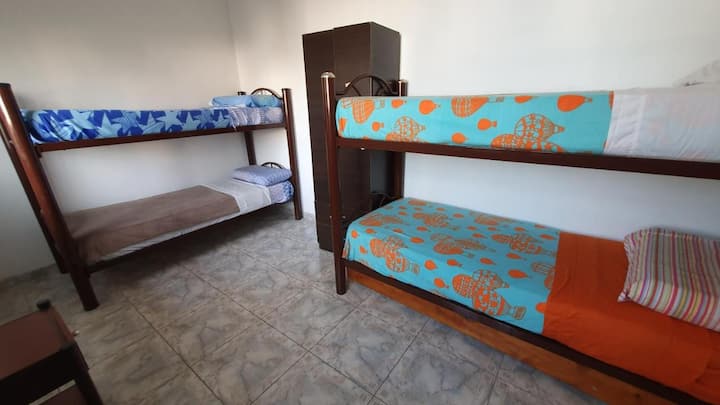 Hostelmo - Quadruple Room W/ Shared Bathroom - Buenos Aires